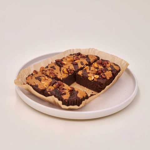 Raspberry & White Chocolate Frangipane Cake | 6-8 Portions | Next Day ...